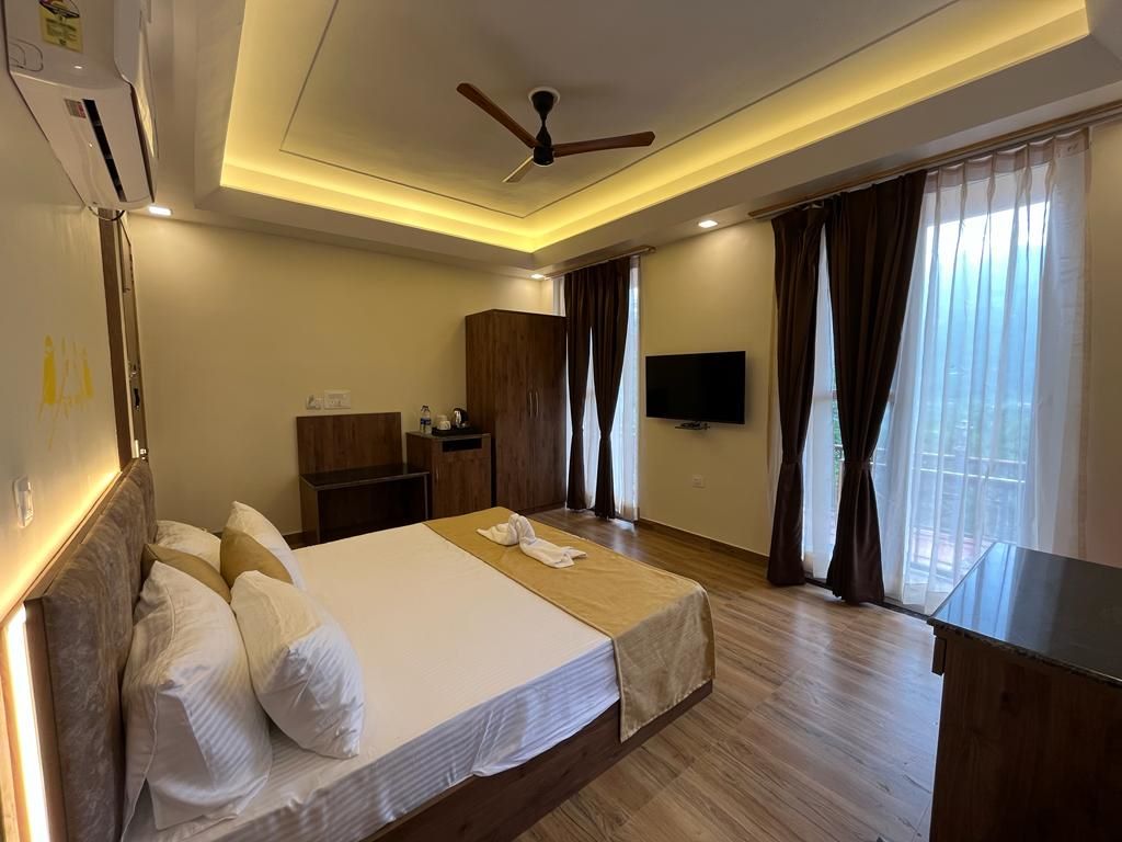 Luxurious Rooms and Suites | Nivedan Hotel & Resort